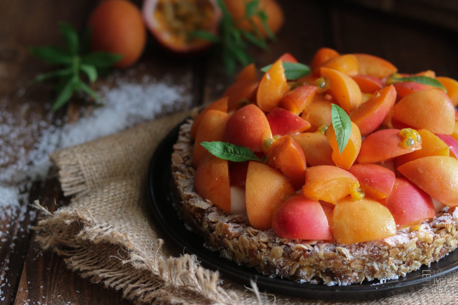 La tarte granola abricot passion de Maxence Barbot | Le Tablier Gourmet