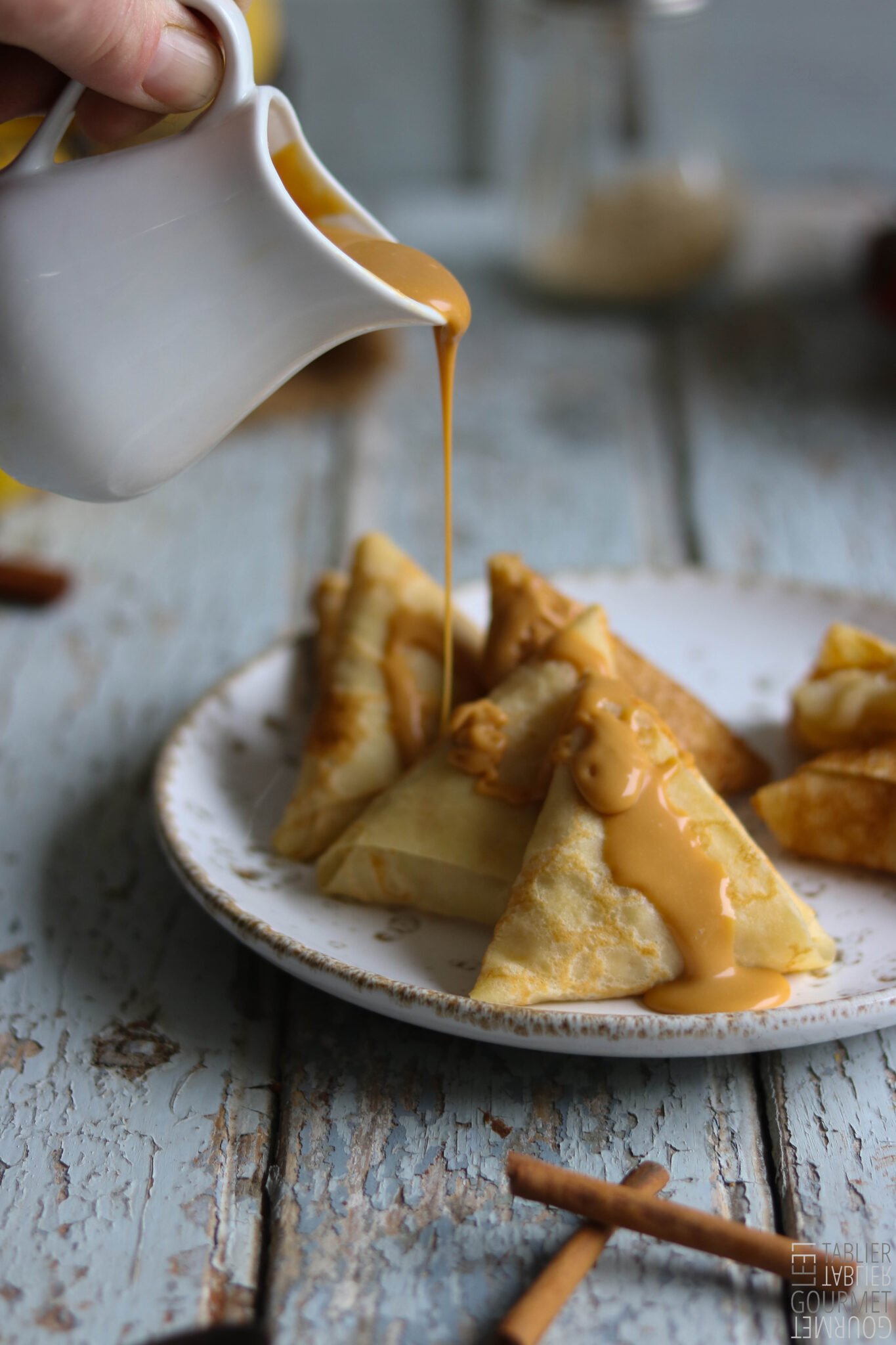Samoussas de crêpes et sauce caramel au spéculos | Le Tablier Gourmet